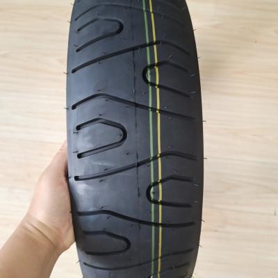 Cina 130/70-17 Pneumatici per motociclette con peso di 5,3 kg e prestazioni durevoli in vendita