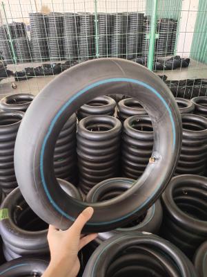 中国 バルブと 500% 530% ローガーション 3.00-18 モーターサイクルのタイヤのための天然ゴム内管 販売のため