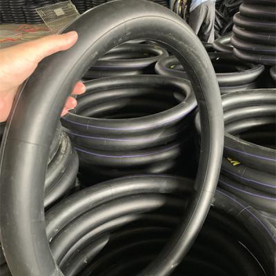 Cina Valvole gomma butila Pneumatici da moto 2.75-17 con resistenza 10-12 MPA in vendita