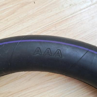 China Motorrijwielband Inner Tube 300/325-18 Snelle productiecapaciteit van 50000 stuks per dag Te koop