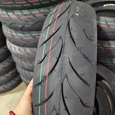 中国 青ダオで35~55%のゴム含有量を持つ直流モーターサイクルのチューブレスタイヤ140/70-17 販売のため
