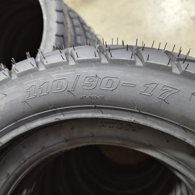 Cina Pneumatici di gomma naturale acciaio di nylon per moto 110/90-17 Pneumatici senza tubi 6pr/8pr Ply Rating in vendita