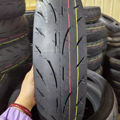 Cina Materiale grezzo di gomma naturale Pneumatici per moto 130/70-17 Pneumatici per moto 17 in vendita