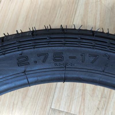 Cina Pneumatici di gomma naturale per moto e pneumatici senza tubi 2.75-17 in vendita