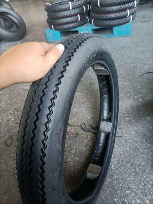 Cina Migliora la tua guida con pneumatici per motociclistici a dente di sega gomma naturale e involucro per pneumatici in vendita