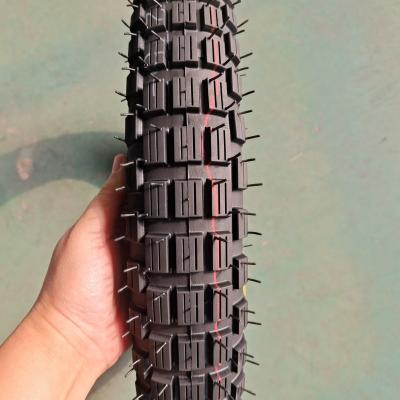 Cina 130/70-13 Dimensione del pneumatico per motocicletta con contenuto accettabile di gomma e OEM del 35%-55% in vendita