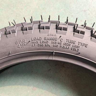 Cina 130/70-13 Dimensione del pneumatico per motocicletta con contenuto accettabile di gomma e OEM del 35%-55% in vendita