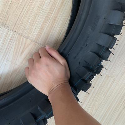 Cina 140/80-18 Pneumatici enduro morbidi con tensione 10,5 e contenuto di gomma di lunga durata in vendita
