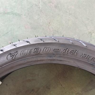 Cina 70/90-14 Pneumatici per motociclette con involucro in gomma naturale di fabbricazione professionale in vendita