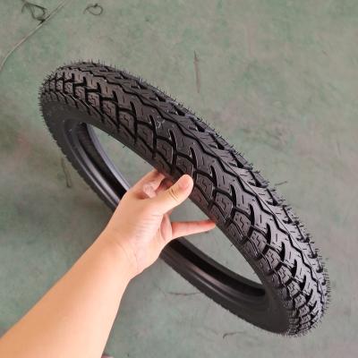 中国 モーターサイクルのタイヤ タイヤ3.00-18 自然ゴム 鋼ナイロン 受け入れられるOEM 提供 販売のため
