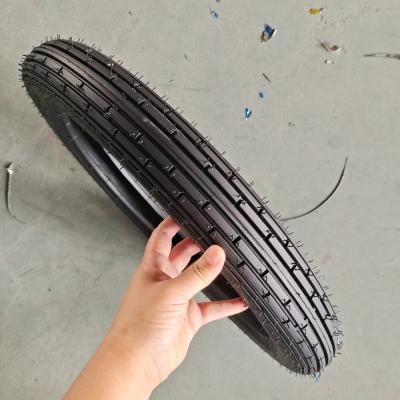 中国 チューブレスタイヤ 2.75-17 タイヤケース付きバイクタイヤ 積載ポート 青島 準備済み 販売のため