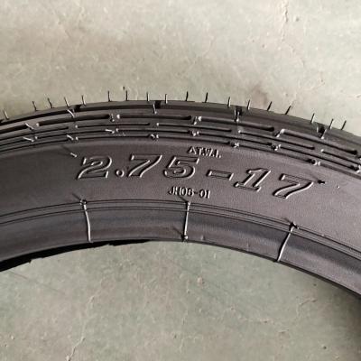中国 チューブレスタイヤ 2.75-17 タイヤケース付きバイクタイヤ 積載ポート 青島 準備済み 販売のため