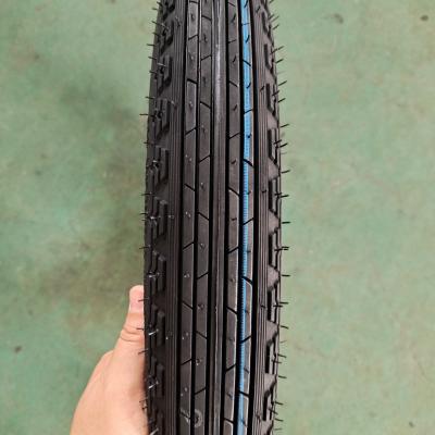 Cina Carico di pneumatici per motocicli e tubi interni di pneumatici con tubi di gomma butila in vendita