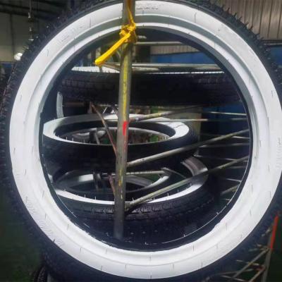 Cina Ruote di motocicletta pneumatici 120/70-17 Casco pneumatico e rating di pliatura resistente con prestazioni in vendita
