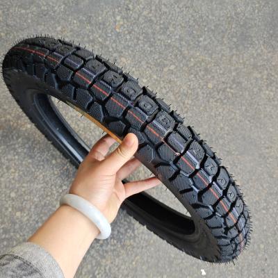 Cina Vende direttamente 300*17 pneumatici da motocicletta con rating 6PR/8PR a Qingdao in vendita