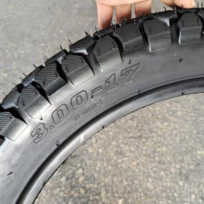 Cina Vende direttamente 300*17 pneumatici da motocicletta con rating 6PR/8PR a Qingdao in vendita