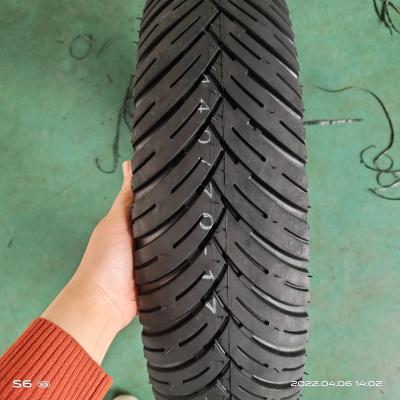中国 140/70-17 8 Ply Rate ブラック モーターサイクルのタイヤ 18 インチ 販売のため