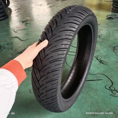 Cina 140/70-17 8 Ply Rate Nero pneumatico da motocicletta 18 pollici Prodotto per il carico Porto Qingdao in vendita