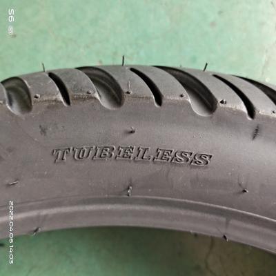 Cina 140/70-17 8 Ply Rate Nero pneumatico da motocicletta 18 pollici Prodotto per il carico Porto Qingdao in vendita