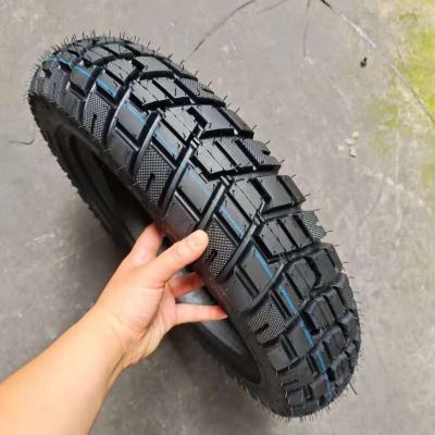 Cina Pneumatici per motocicli senza tubi con contenuto di gomma compreso tra il 35% e il 55% in vendita