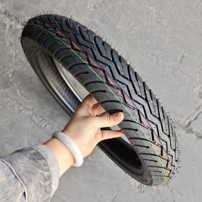 Cina Pneumatici di gomma naturale 2.75-16 2.75-17 2.75-18 2.50-17 9090-18 con materia prima in vendita