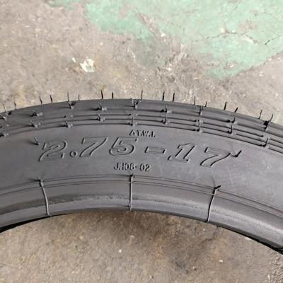 中国 モーターサイクルのタイヤ2.75-17 青島市場での荷乗港 販売のため