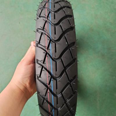 中国 90/90-12 自動車タイヤの輪とアクセサリー 効率化のための天然ゴムタイヤのケース 販売のため