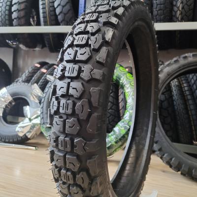Cina Port Qingdao carico ruote motociclette pneumatici 90/90-18 con involucro pneumatico di lunga durata in vendita