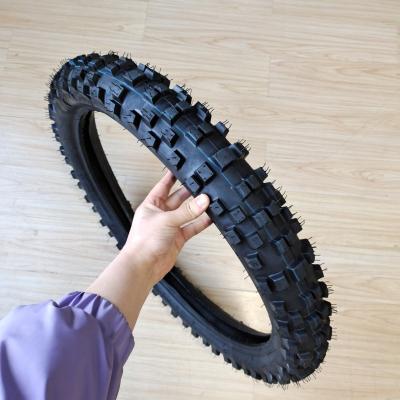 Cina 80/100-21 Pneumatici di gomma naturale per motociclette Il perfetto equilibrio tra prestazioni e durata in vendita
