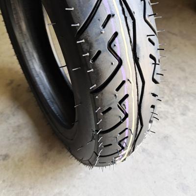 Cina Ottenere le migliori prestazioni con pneumatici da moto 150/70/17 e involucri durevoli in vendita