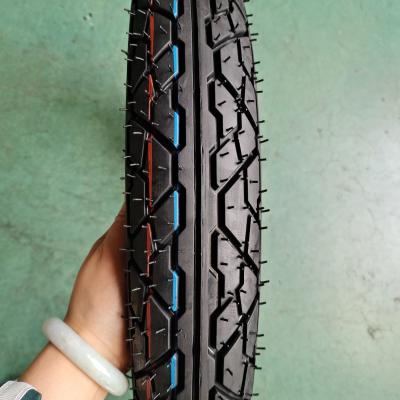 Cina Ottenere le migliori prestazioni con pneumatici da moto 150/70/17 e involucri durevoli in vendita