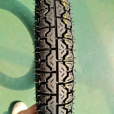 Cina Emark Pneumatico per motociclette 300-17 Casco di pneumatico resistente e contenuto di gomma del 35%-55% in vendita