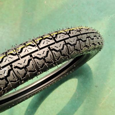 Cina Emark Pneumatico per motociclette 300-17 Casco di pneumatico resistente e contenuto di gomma del 35%-55% in vendita