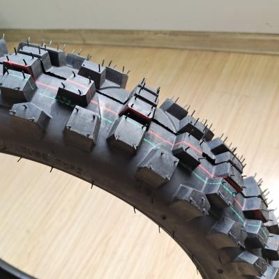 Cina 35%-55% di contenuto di gomma pneumatico per motociclette 4.10-18 OWN DOT ISO CCC SONCAP al porto di Qingdao in vendita