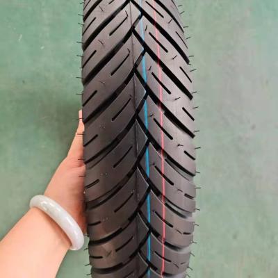 Cina 35%-55% di contenuto di gomma pneumatici per motociclette 120/70 17 senza tubi per la tua moto in vendita