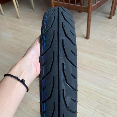 Cina Carico nel porto di Qingdao 90/90/17 Pneumatici senza tubi per 4 pneumatici Casco pneumatico per motocicli in vendita