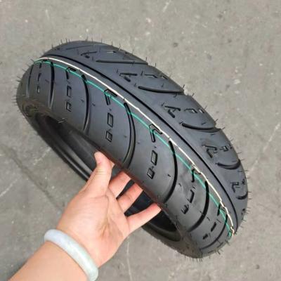 中国 生産容量1日5000個 バイク用チューブレスタイヤ用タイヤケース 120/70 12 販売のため