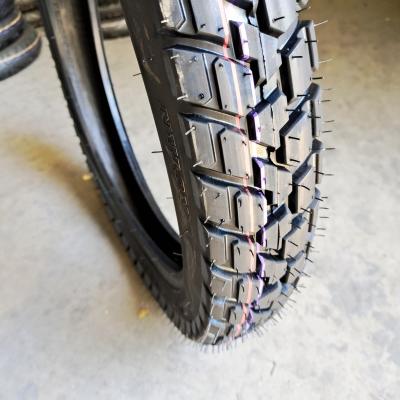 中国 青島港貨車タイヤ3.00-17 耐久性タイヤケース 販売のため