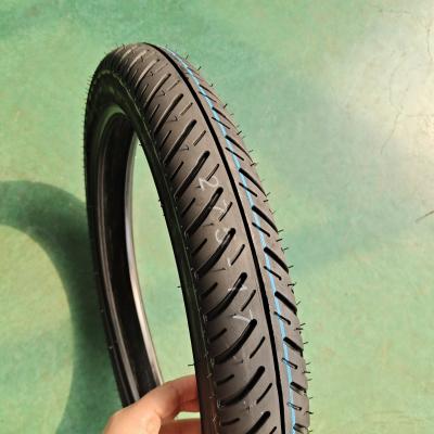 中国 深い デザイン の パターン を 備えた 耐久 性 の チューブ のない モーターサイクルの タイヤ 販売のため