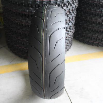 中国 高負荷容量モーターサイクルのチューブレスタイヤ 180/50/17 TL 販売のため