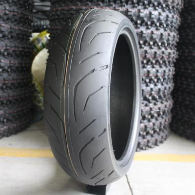 中国 35%~45%ゴム含有量 180/55/17 TL 青島港の利益のためのオートバイ用チューブレスタイヤ 販売のため