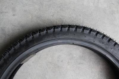 Cina Pneumatici per moto Kenda 300x18 275x18 90/90-18 Pressione dell'aria 280kpa Capacità di carico 180kg in vendita