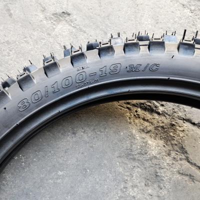 Cina 13000PCS carico QTY/40'HQ pneumatico per moto 80/100-19 con 35%-45% di gomma in vendita