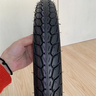 Cina Capacità di produzione 10000 pezzi al giorno per pneumatici da gomma per moto 70/100-17 in vendita