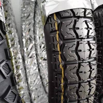 Cina Contenuto di gomma del 35%-55% 300-18 Motocicli Pneumatici Tempo di consegna entro 25 giorni in vendita