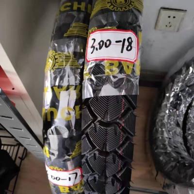 Cina Pneumatici da 18 pollici per motociclisti per il carico al porto di Qingdao in vendita