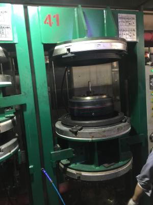 Cina 4.00-8 Dimensione del pneumatico Tuk Tuk MRF pneumatico a tre ruote per sostituzione/riparazione in vendita