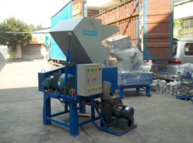 China Crusher factory customizable industrial electric crusher plastic pet bottle shredder for sale