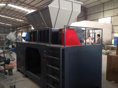 China plastic pallet shredder /wood pallet shredder with dust collector for sale