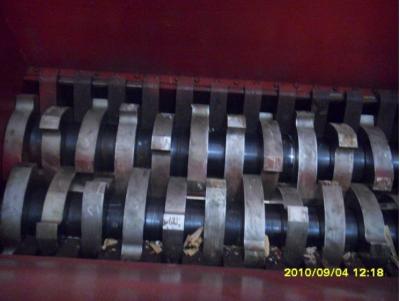China Plastic Crushing Machine/ Double Shaft Plastic Shredder wooden wood pallet crushing crusher / wood pallet shredder machi for sale